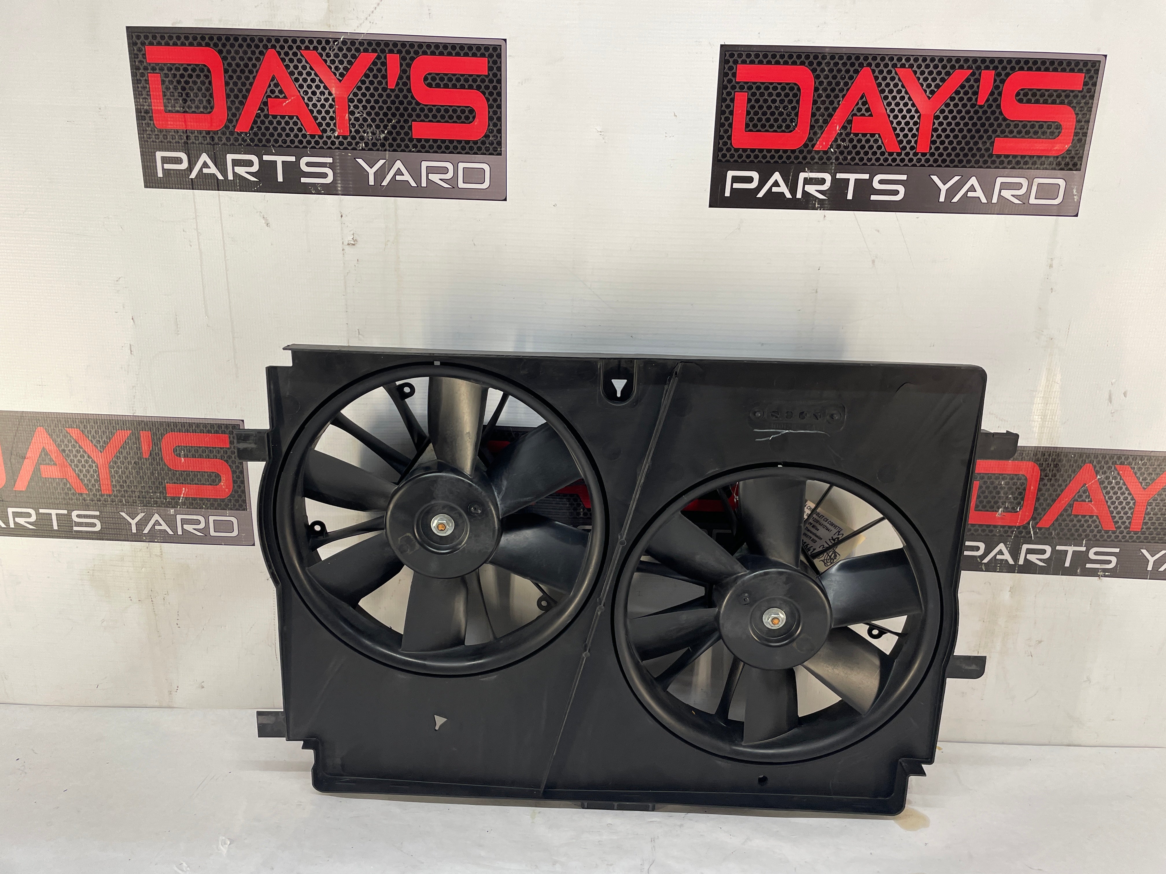 2004 Chevy C5 Corvette Radiator Electric Cooling Fans Assembly OEM