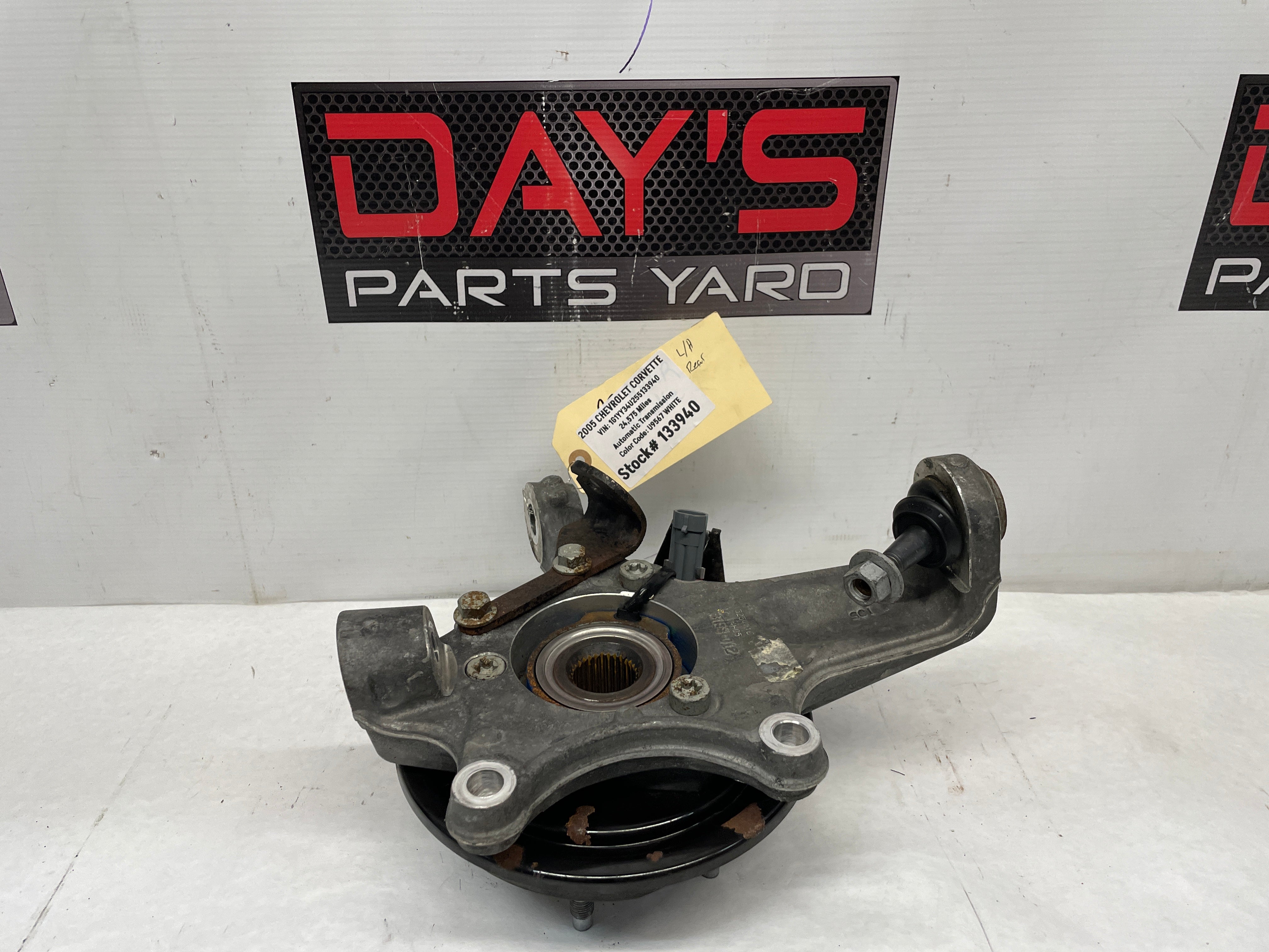 2005 Chevy C6 Corvette LH Driver Rear Suspension Spindle Knuckle Hub O